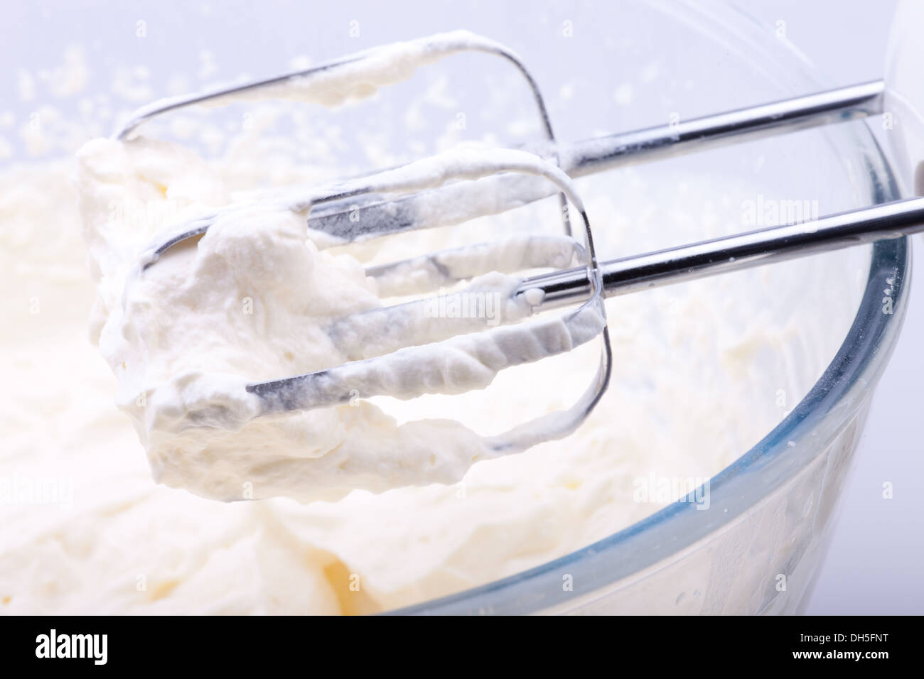 Whipped cream in mixing bowl hi-res stock photography and images - Alamy