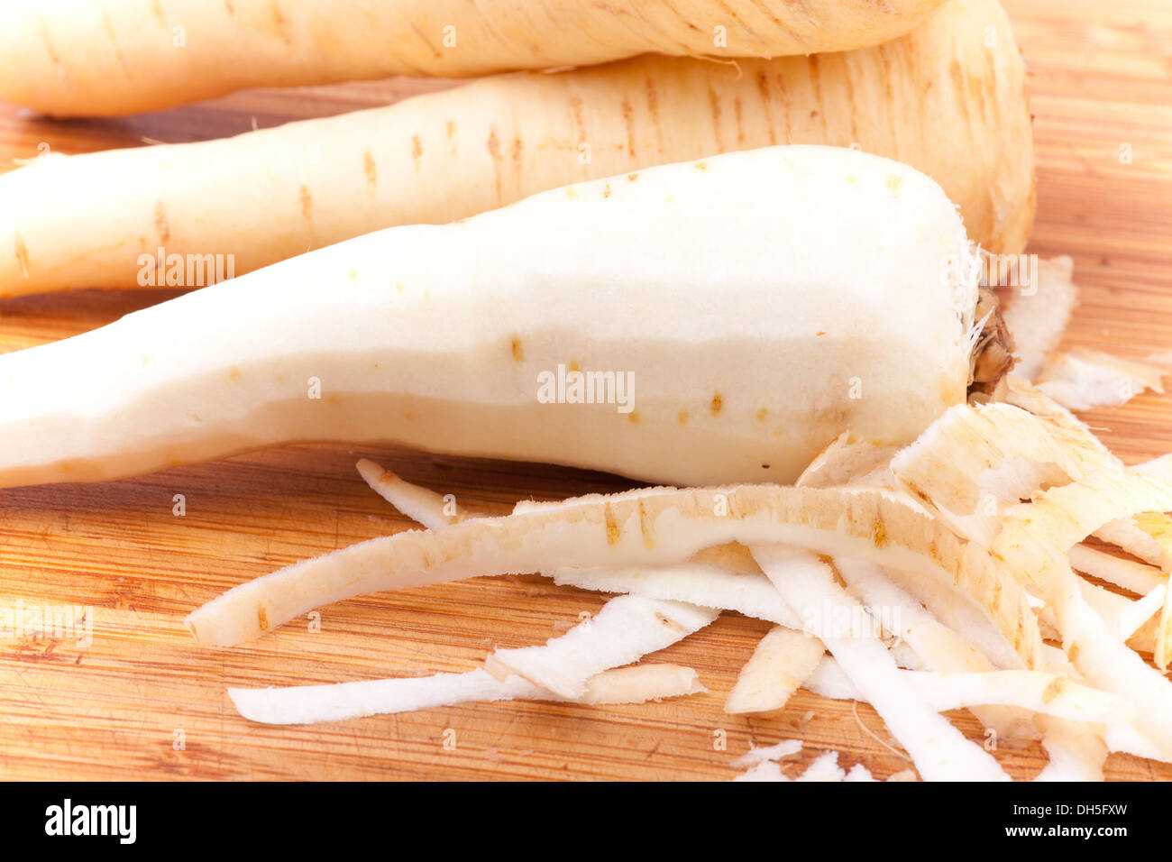 Peeled parsnip hi-res stock photography and images - Alamy