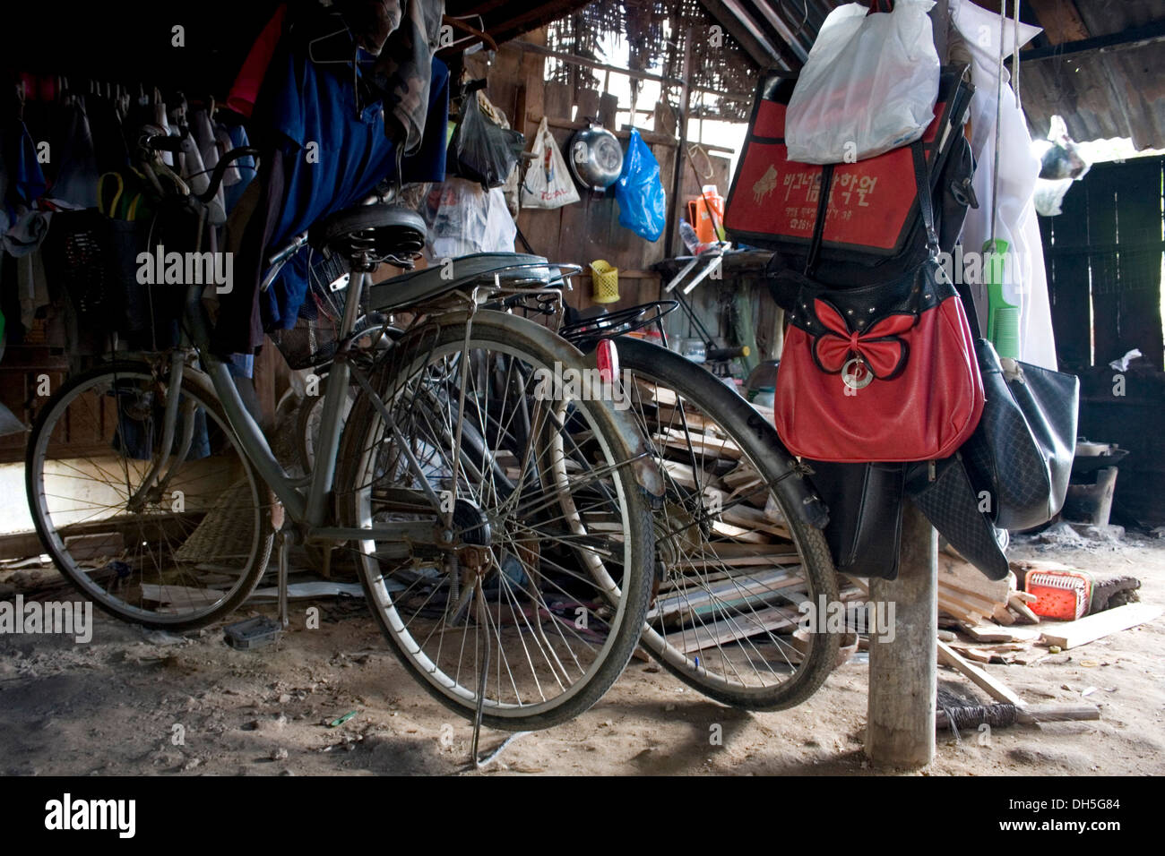Garment factory worker southeast asia hi-res stock photography and images - Alamy