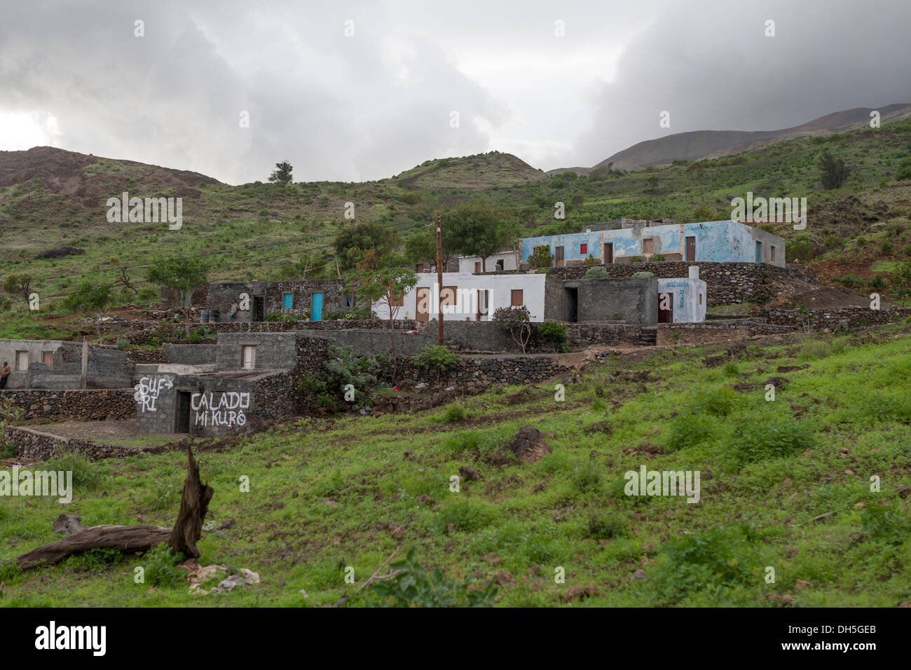 Rural homes hi-res stock photography and images - Alamy