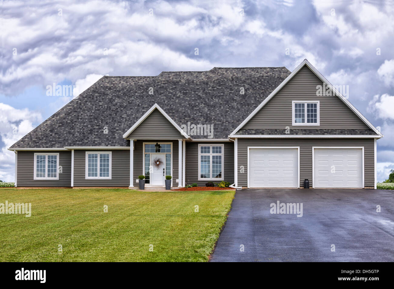 Lovely detached home in a rural setting Stock Photo - Alamy