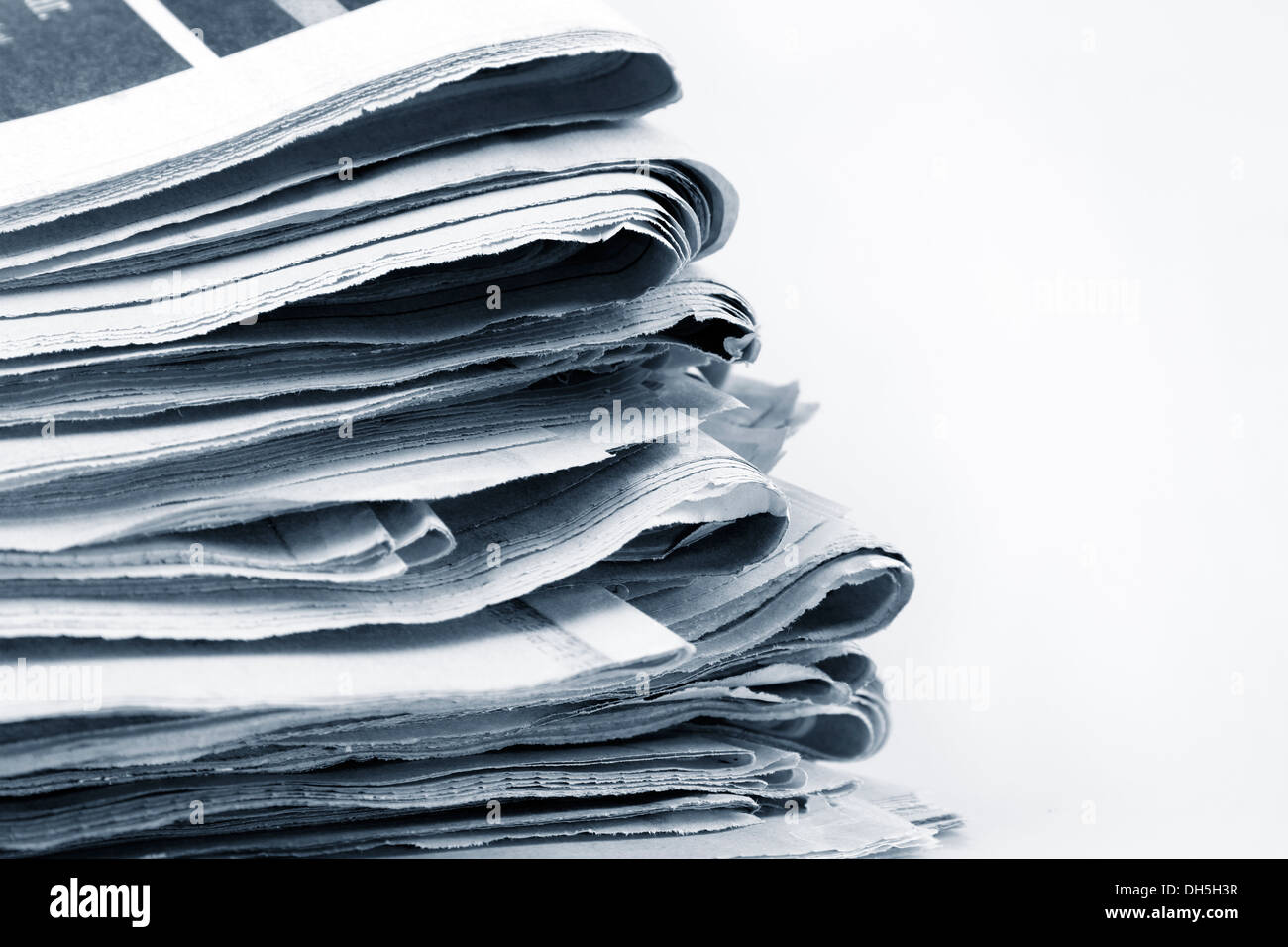 News newspapers hi-res stock photography and images - Alamy