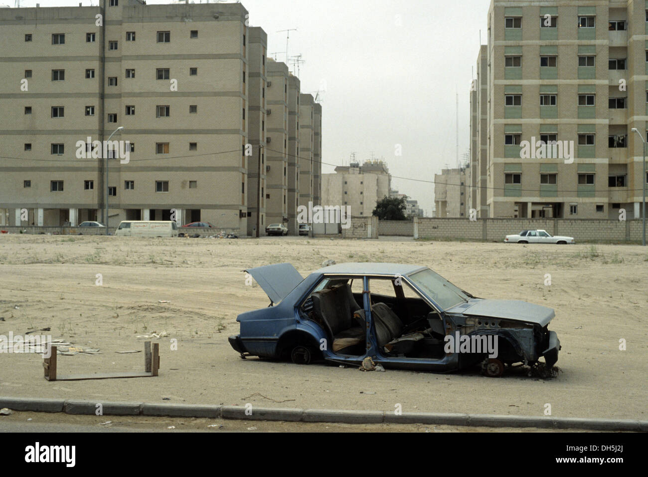 The aftermath of the 1991 Gulf War in Kuwait : devastation downtown in ...