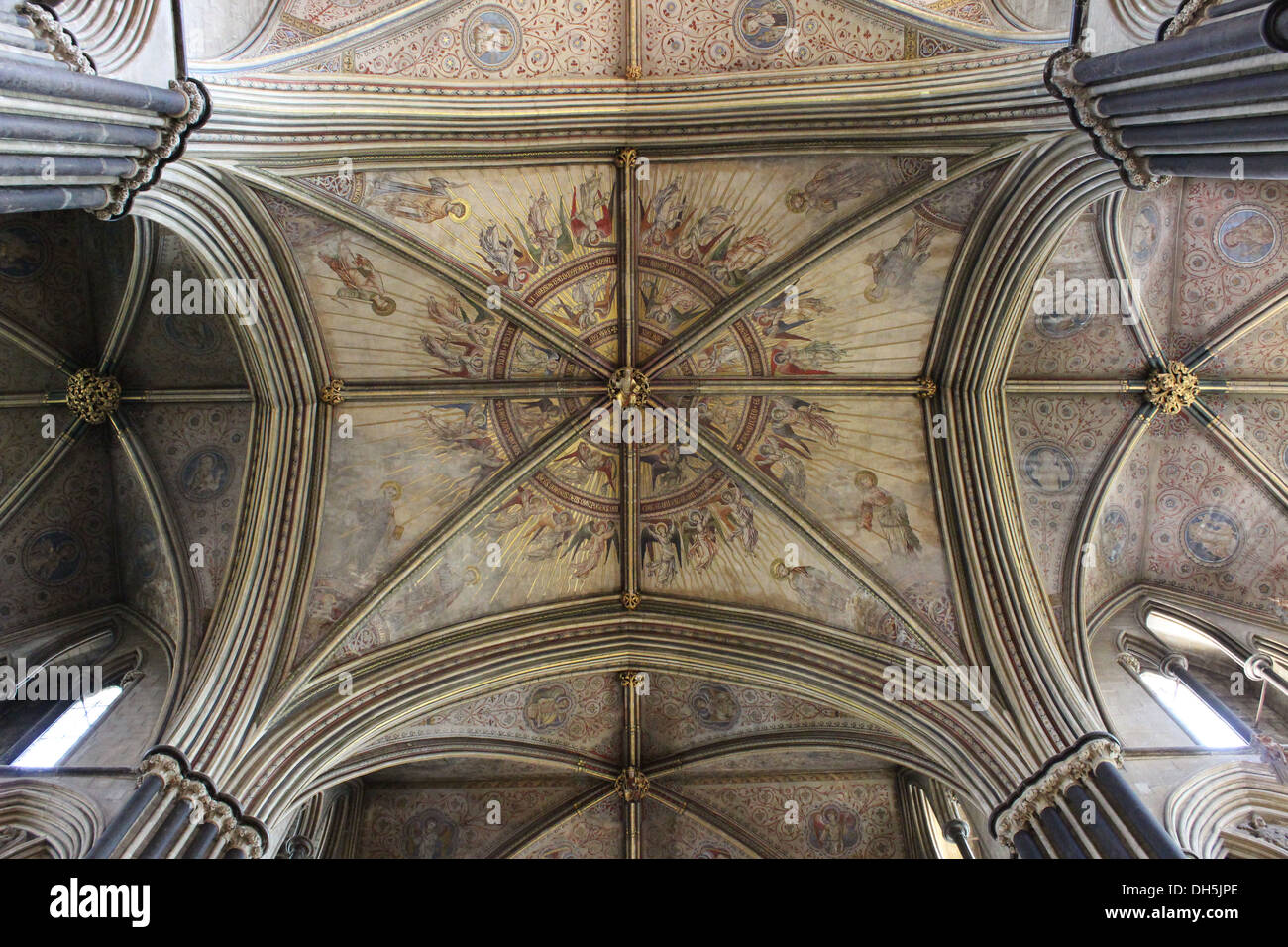 High ceiling hi-res stock photography and images - Alamy