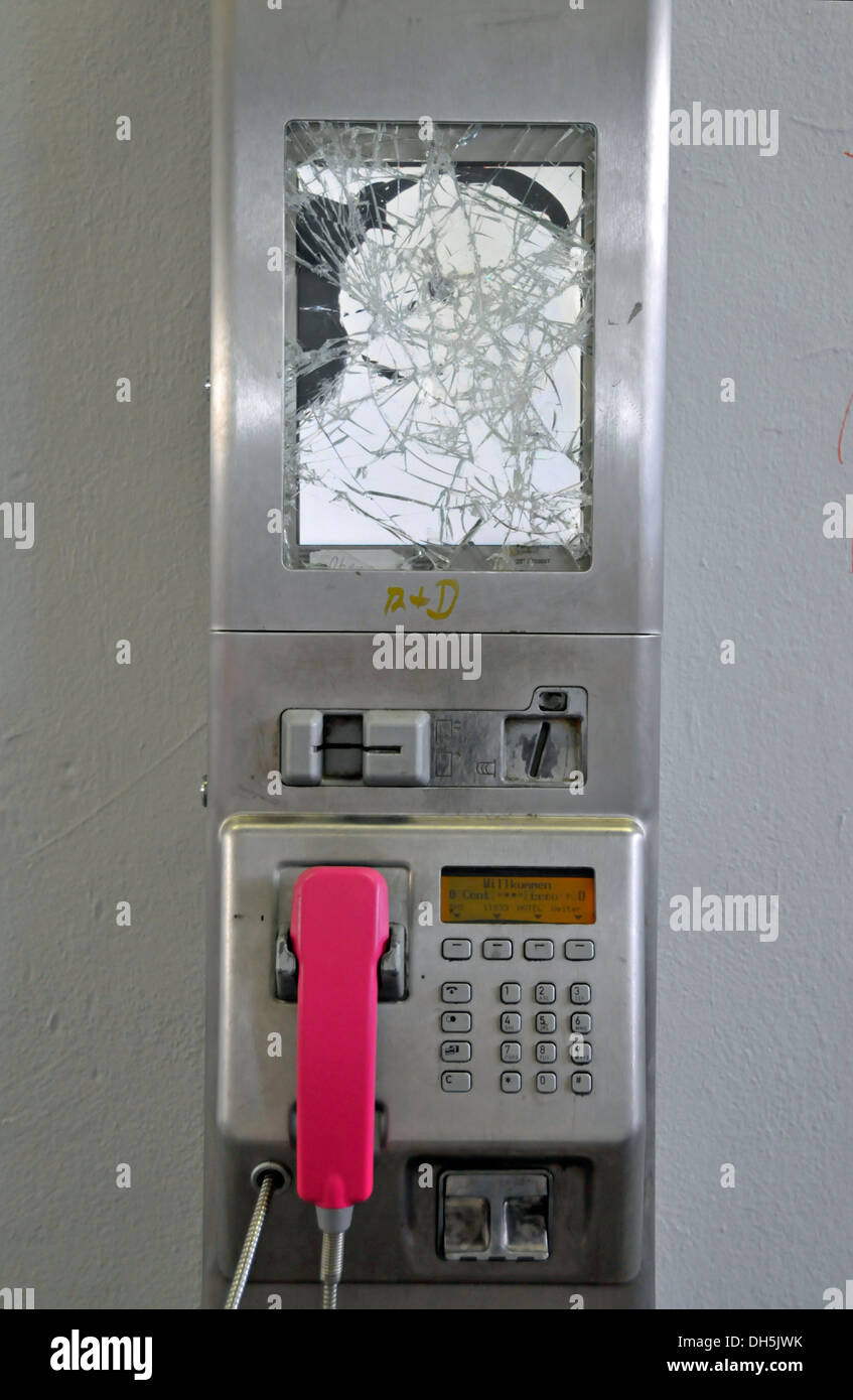 Destroyed Phones High Resolution Stock Photography and Images - Alamy