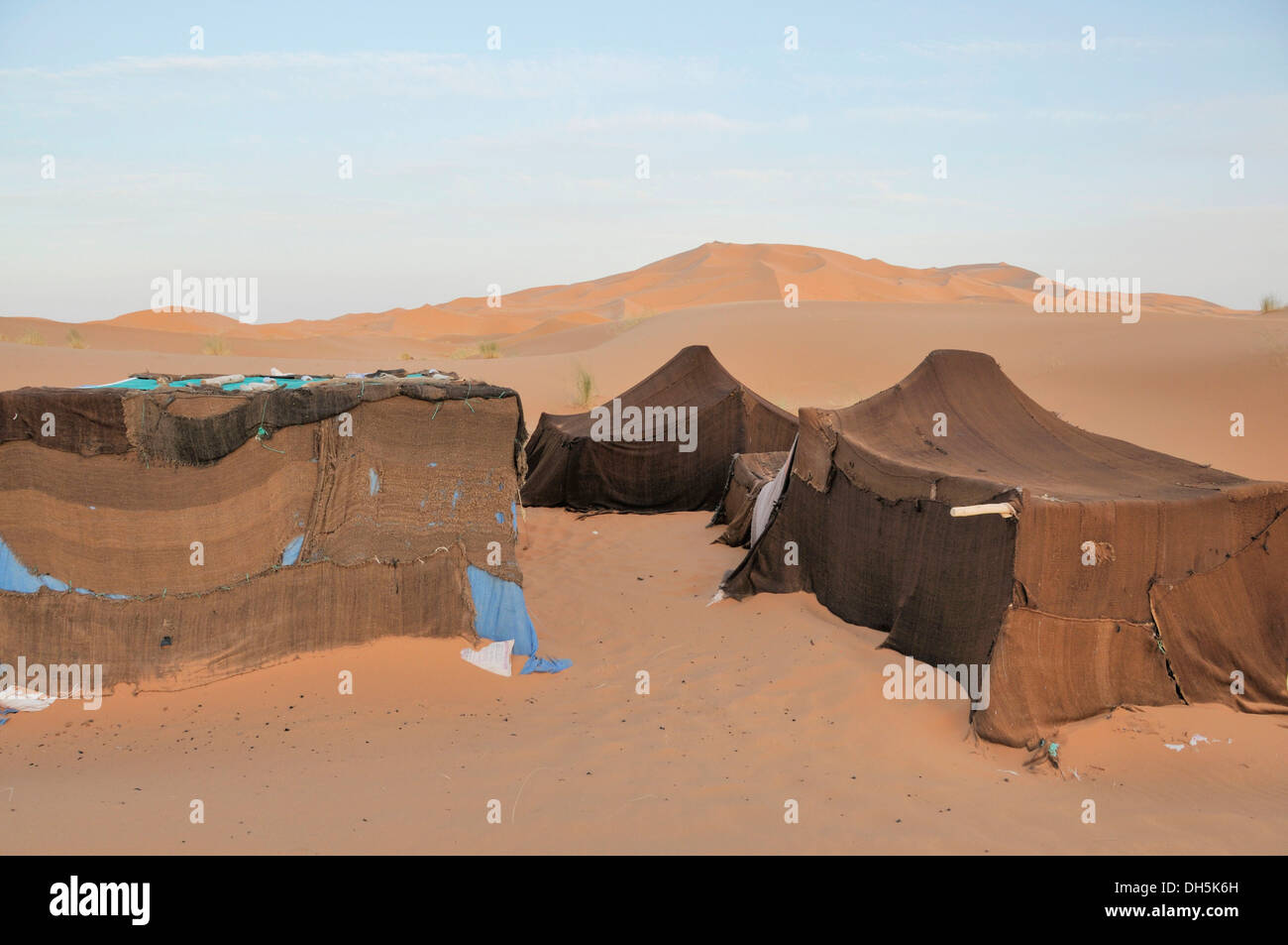 Traditional moroccan berber tent hi-res stock photography and images ...