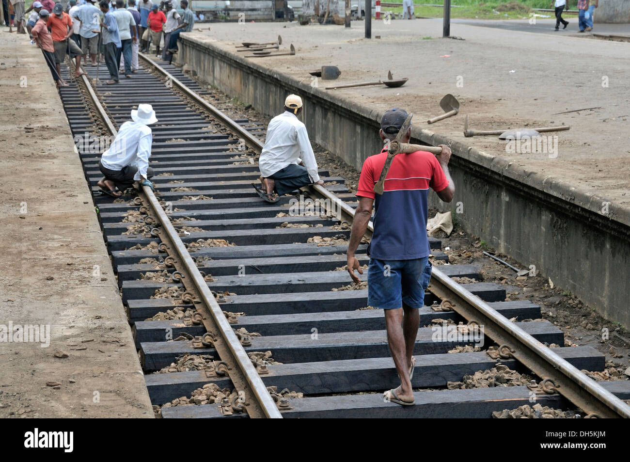 Maintenance works on railway tracks, railway station in Ragama, Sri ...