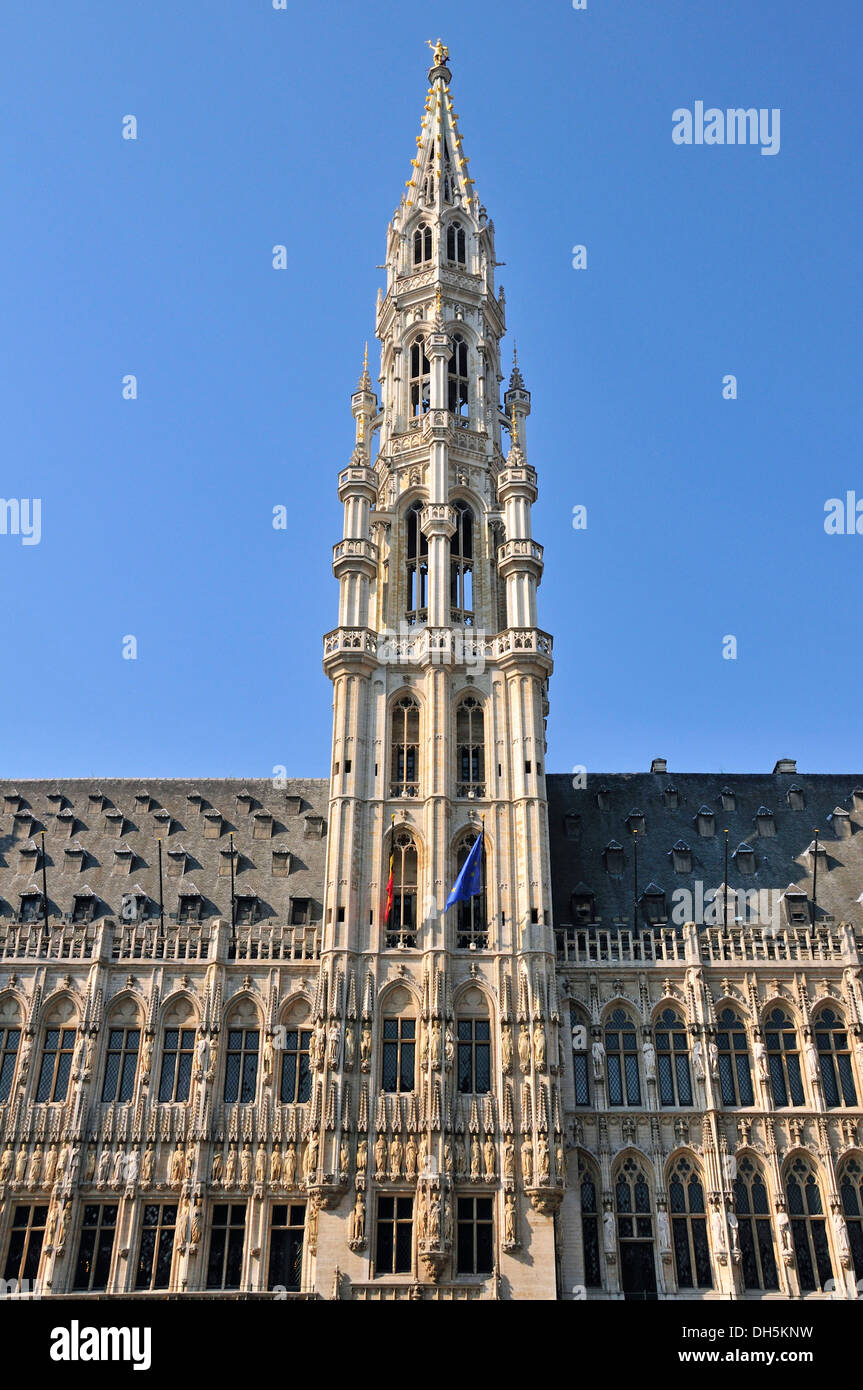 Grand tower buildings hi-res stock photography and images - Alamy