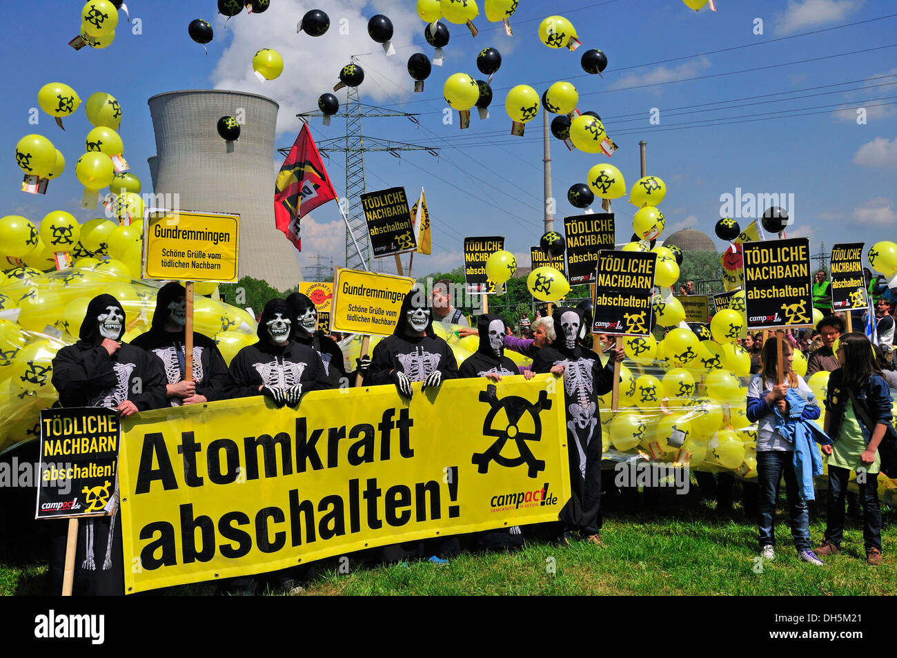 Anti nuclear power demonstration at the Gundremmingen nuclear power ...