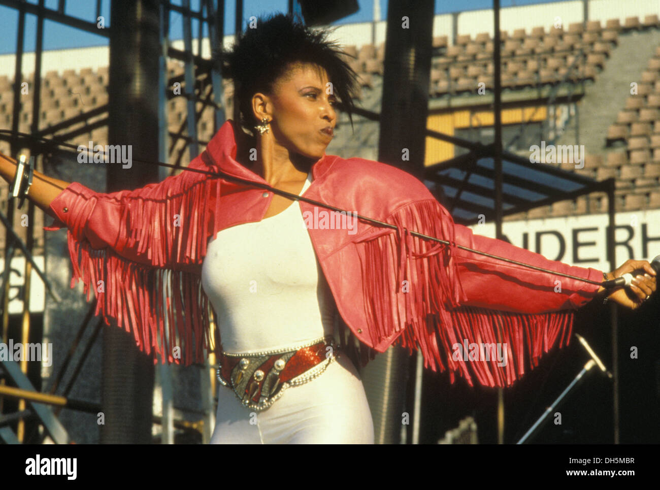 NONA HENDRIX US pop singer in 1987 Stock Photo - Alamy