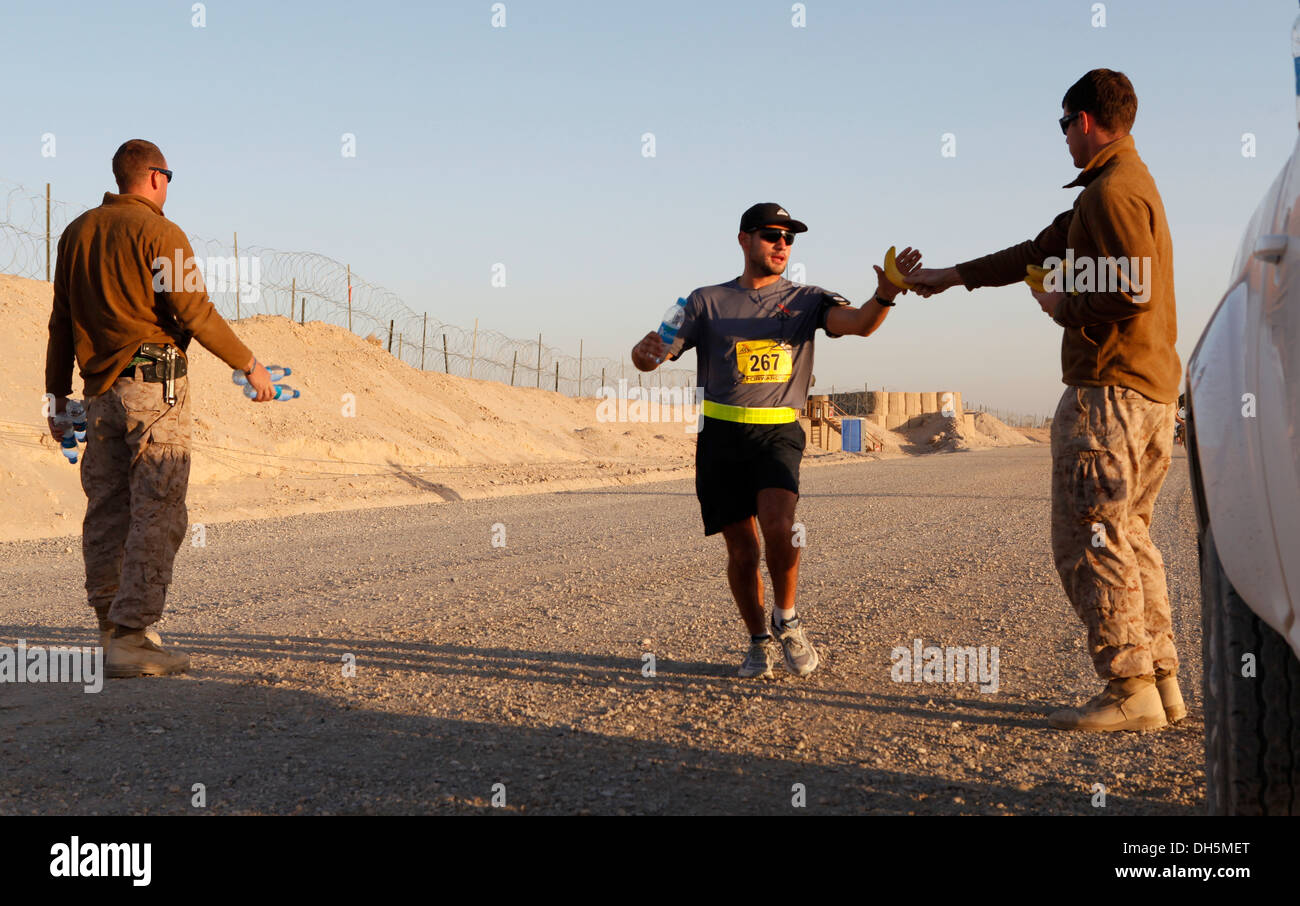 Water volunteers hi-res stock photography and images - Alamy