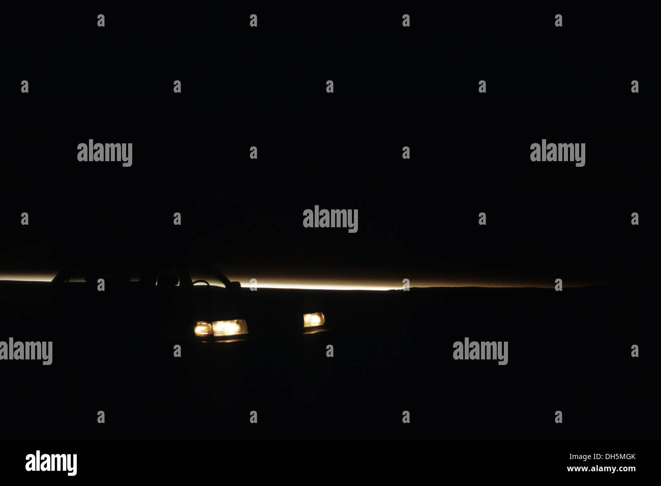 Kuwait oil well fire hi-res stock photography and images - Alamy