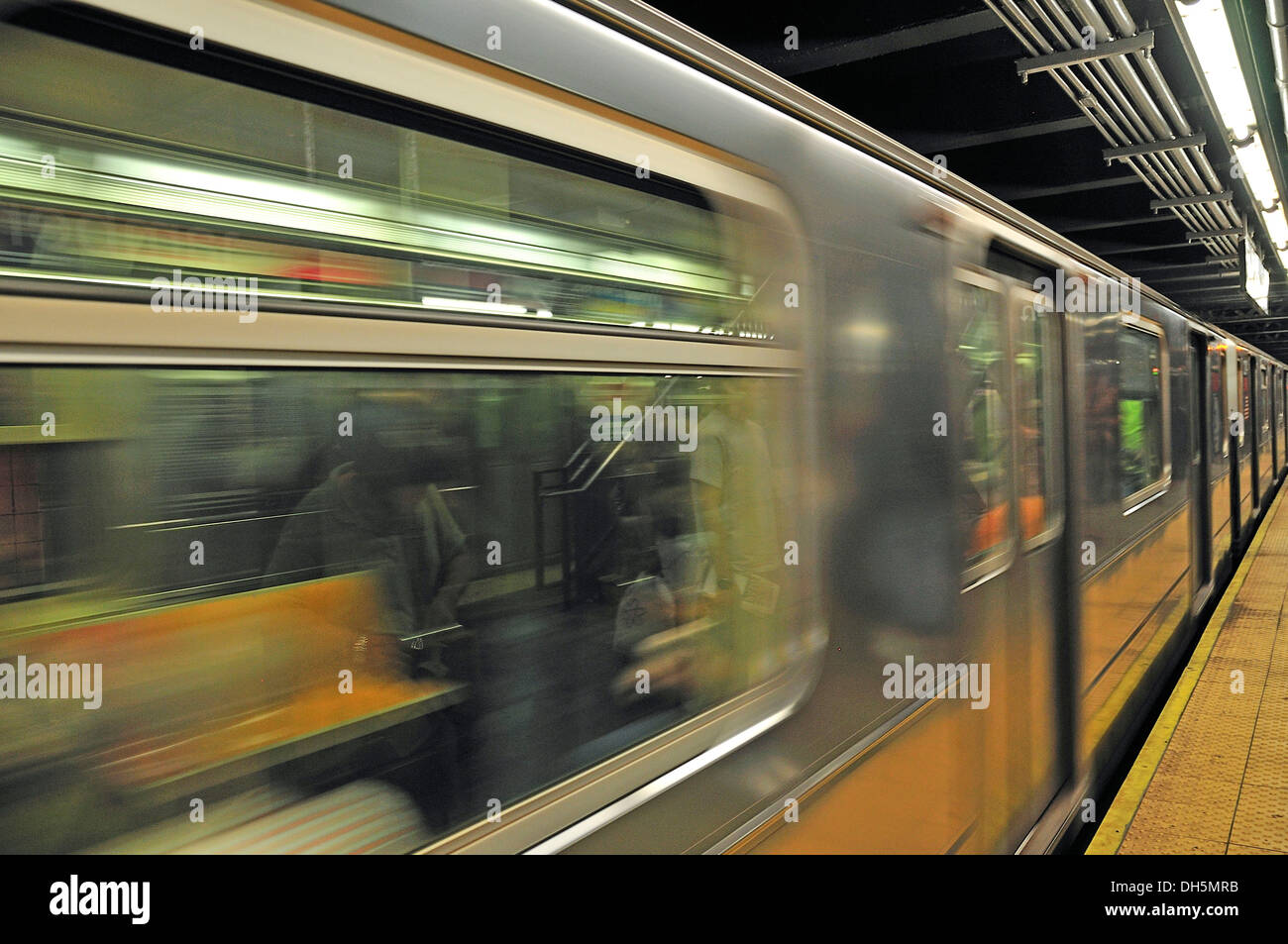 Passengers inside new york city subway hi-res stock photography and ...