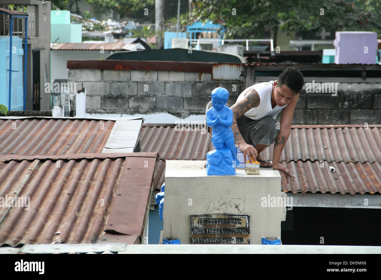 Manila north cemetery hi-res stock photography and images - Alamy