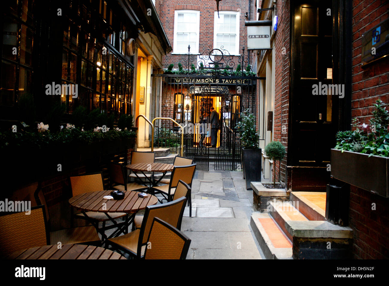 Williamsons hi-res stock photography and images - Alamy