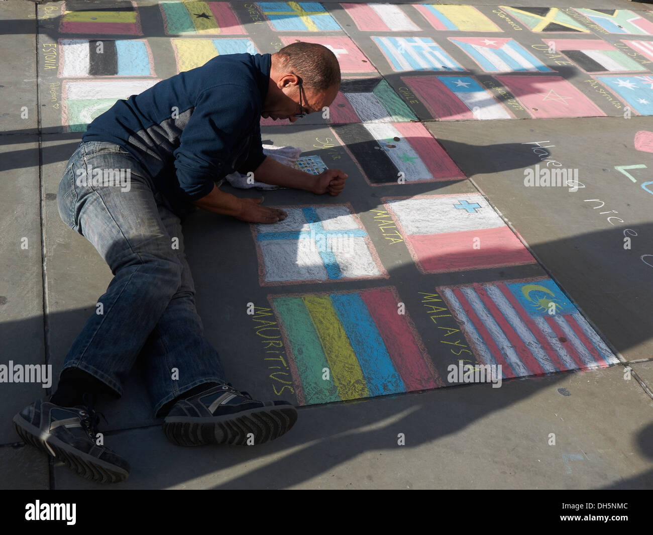 Pavement art chalk drawing hi-res stock photography and images - Alamy