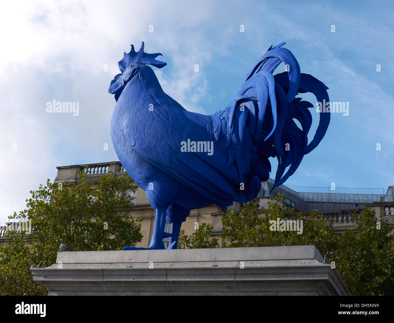 Blue Cockerel on the fourth plinth in Trafalgar Square Stock Photo - Alamy