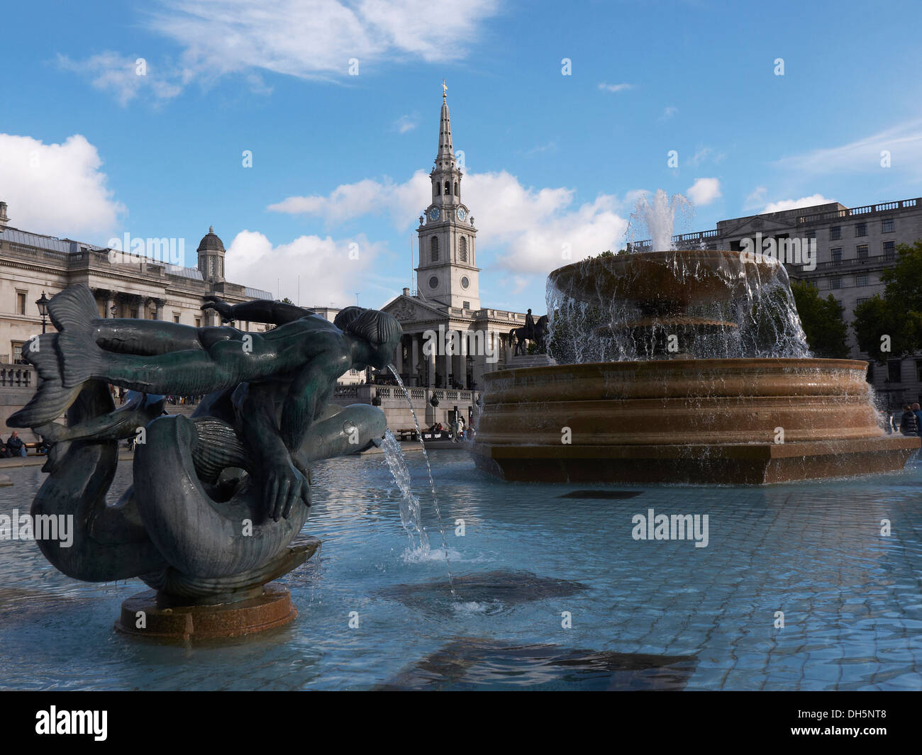 Fountains Trafalgar Square London England Stock Photo - Alamy