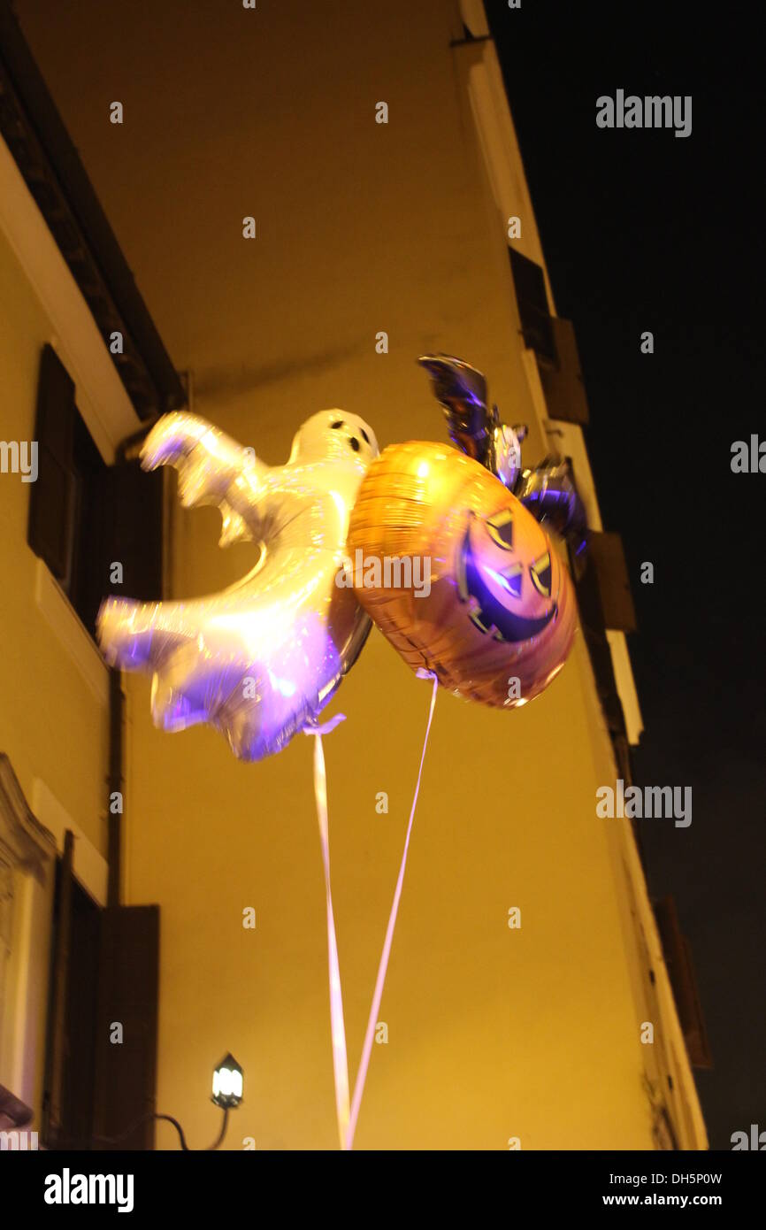 Rome, Italy. 31st Oct, 2013.Halloween night on the streets of ...