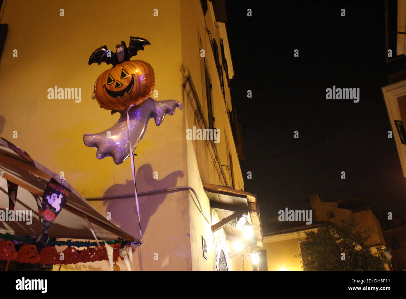 Rome, Italy. 31st Oct, 2013.Halloween night on the streets of ...