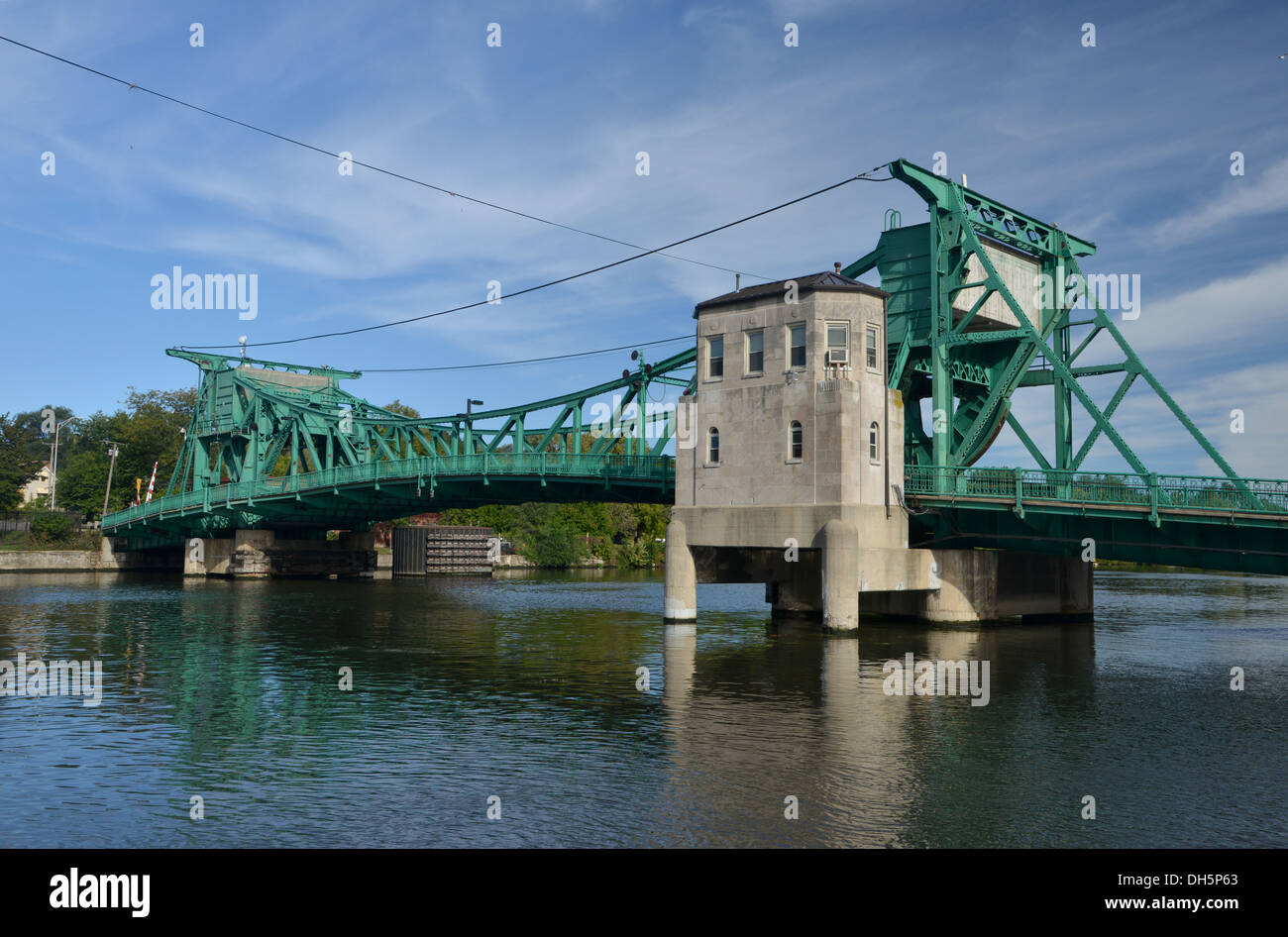 Jefferson Street lifting road bridge in Joliet, Illinois crosses the ...