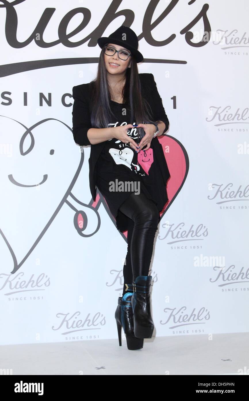 Taipei, China. 31st Oct, 2013. Singer A Mei attends public activity in ...