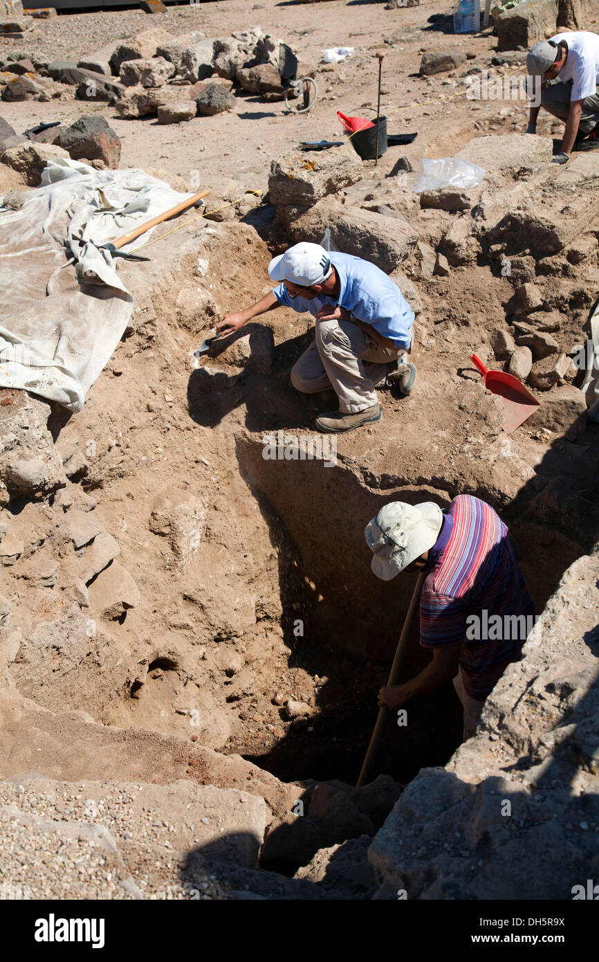 Archaeologists Dig High Resolution Stock Photography and Images - Alamy