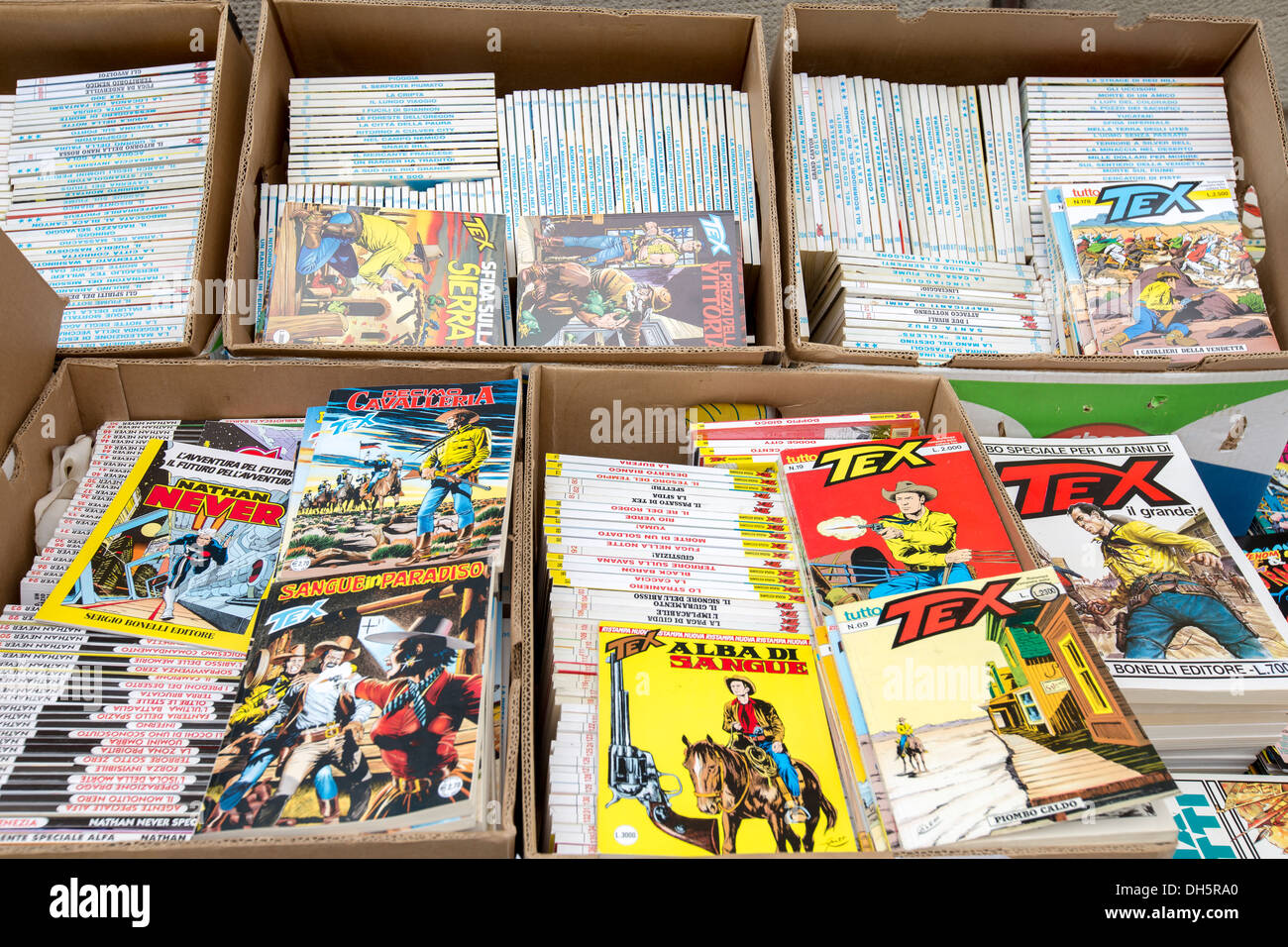 Comic books for sale hi-res stock photography and images - Alamy