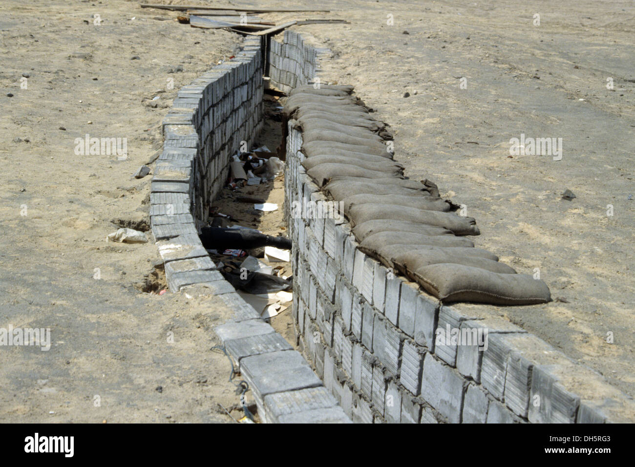 The aftermath of the 1991 Gulf War in Kuwait : an Iraki front sea ...