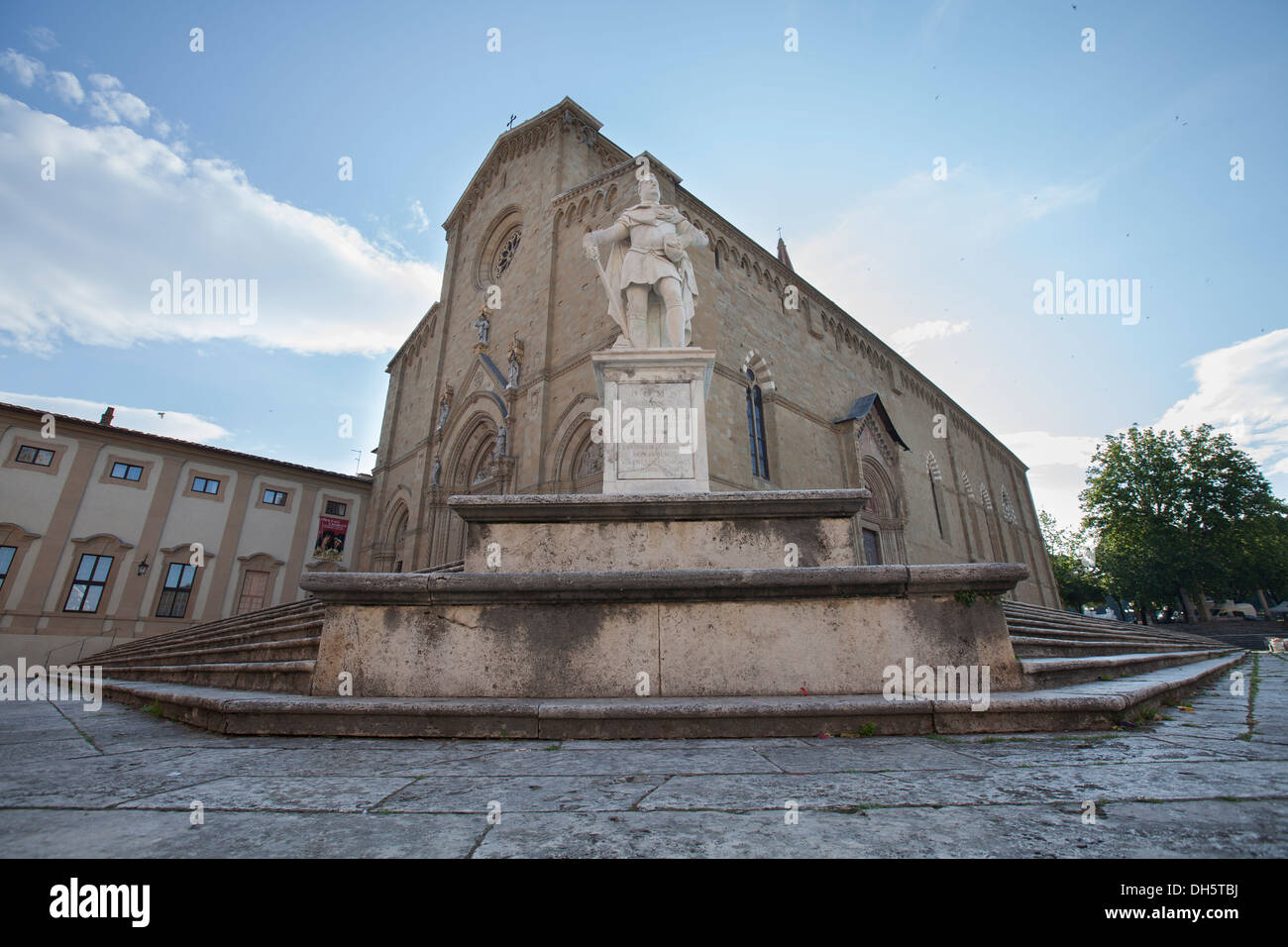 Duomo and Ferdinando I De Medici Statue, Arezzo, Tuscany, Italy, Europe ...