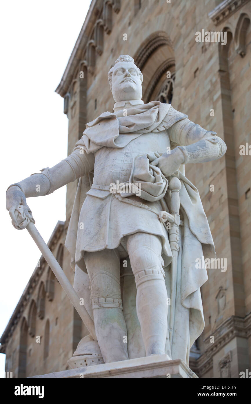 Duomo and Ferdinando I De Medici Statue, Arezzo, Tuscany, Italy, Europe ...