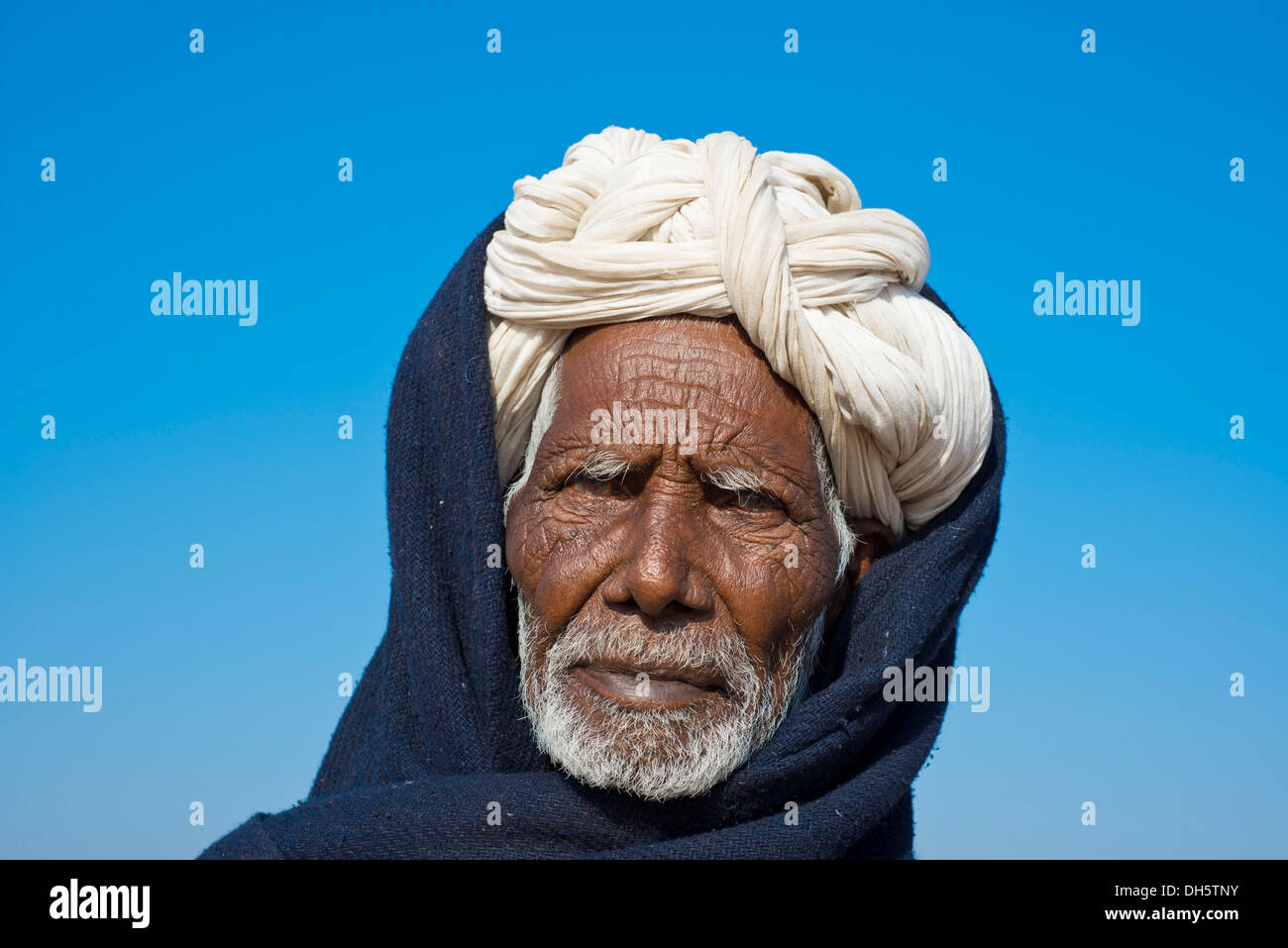 Old indian man hi-res stock photography and images - Alamy