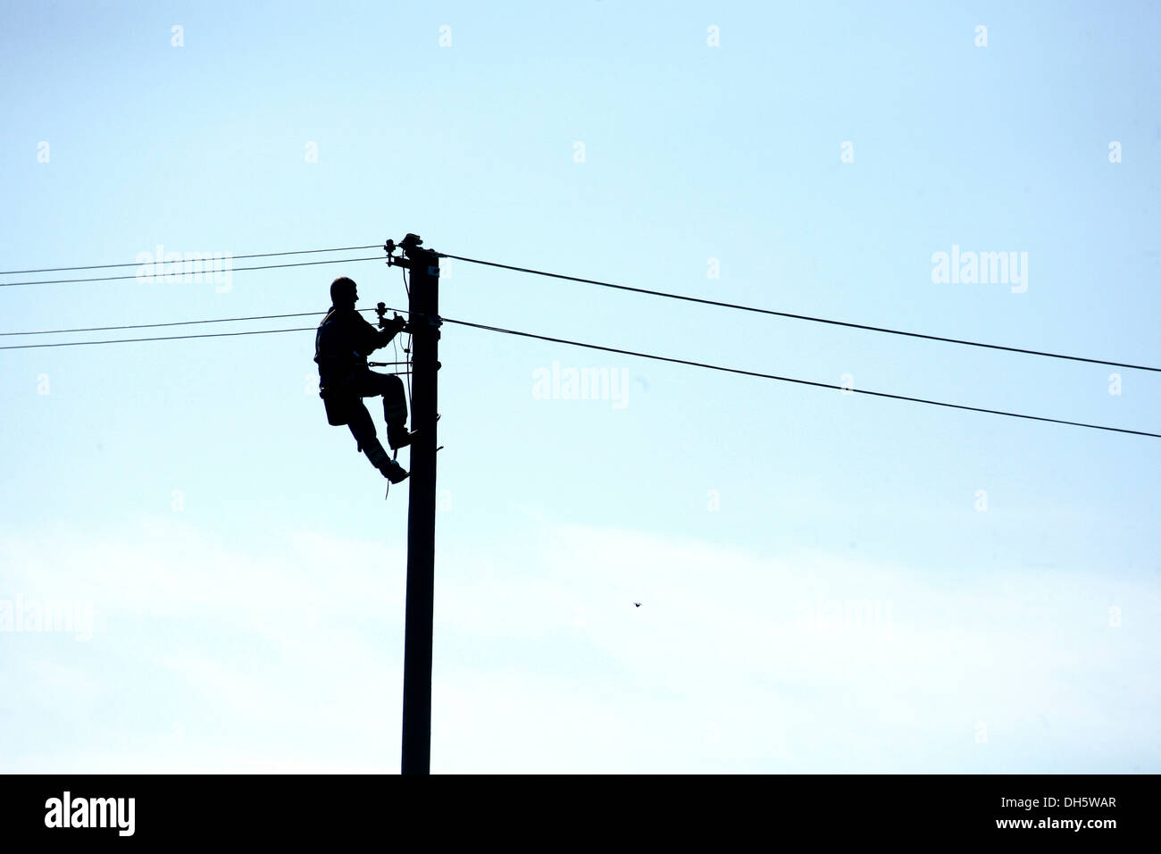 Power Line Work Silhouette High Resolution Stock Photography and Images ...