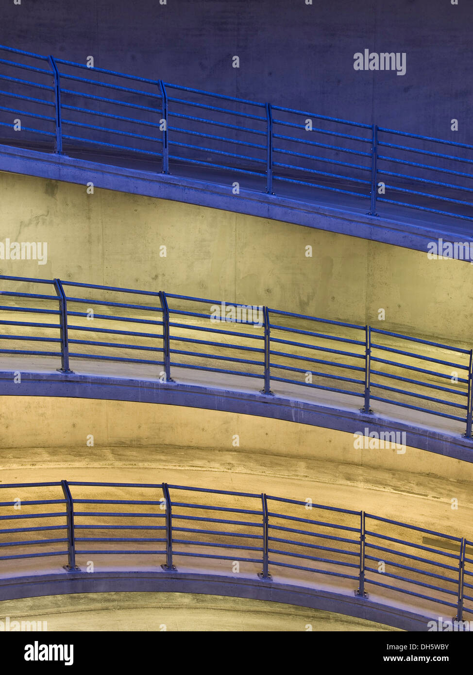 Parapet block hi-res stock photography and images - Alamy