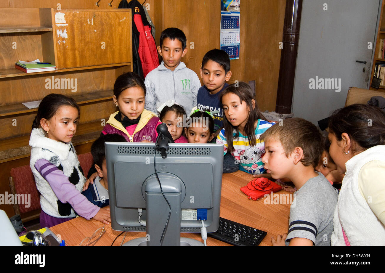 Computers people children learning children learn as they play hi-res ...