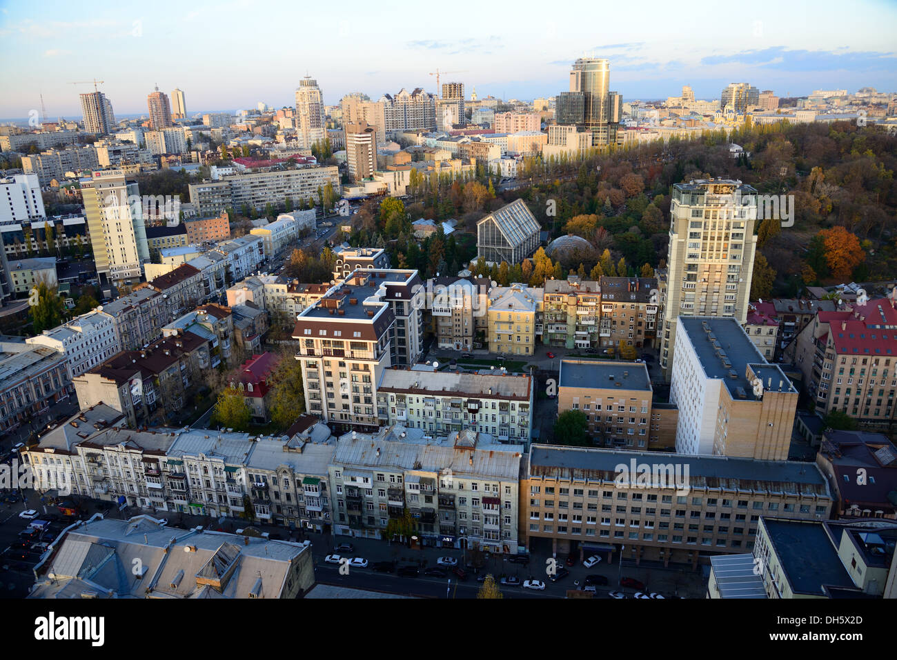 City street top hi-res stock photography and images - Alamy