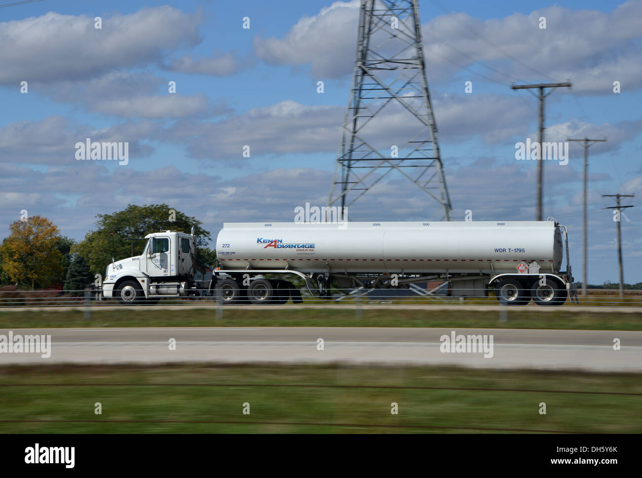 Articulated trailer hi-res stock photography and images - Alamy