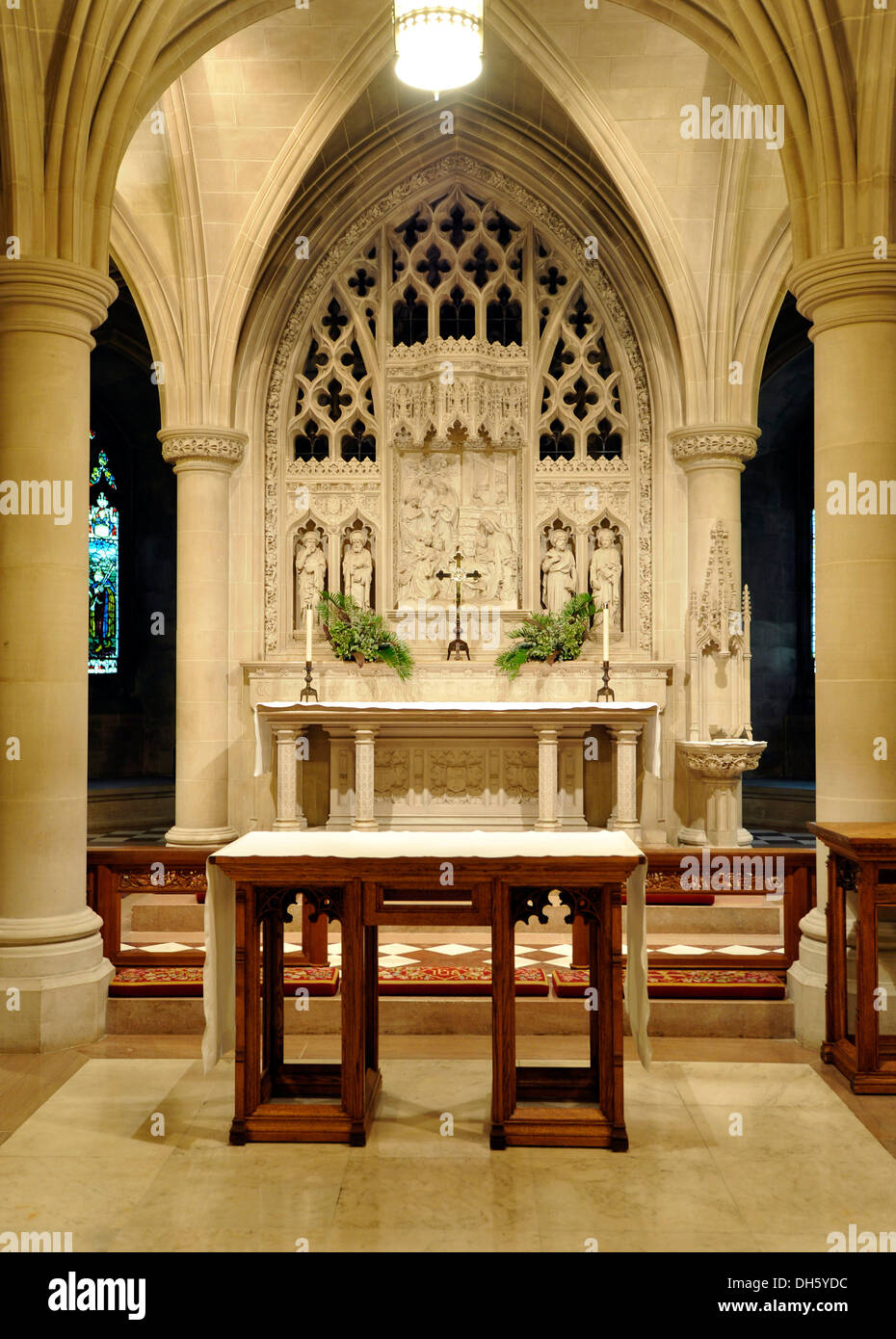 National church hi-res stock photography and images - Alamy