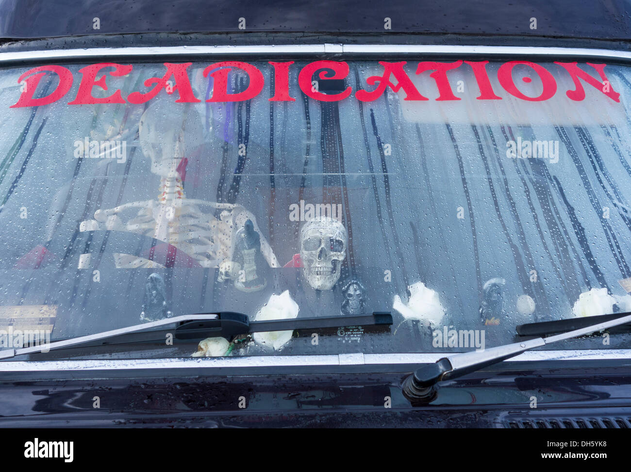 Hearse skeleton hi-res stock photography and images - Alamy