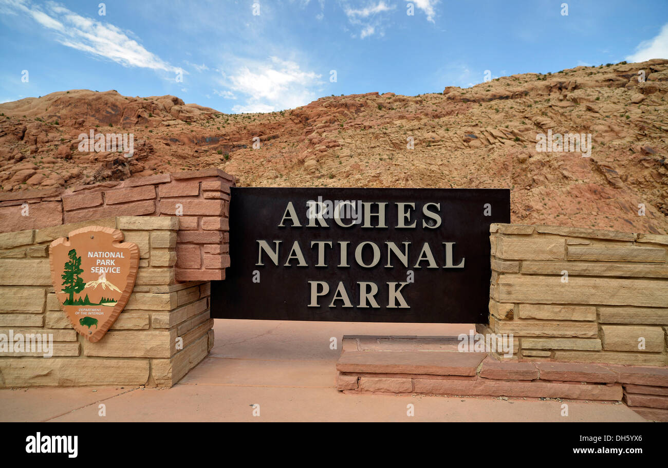 Entrance sign to the Arches National Park, Moab, Utah, United States of ...