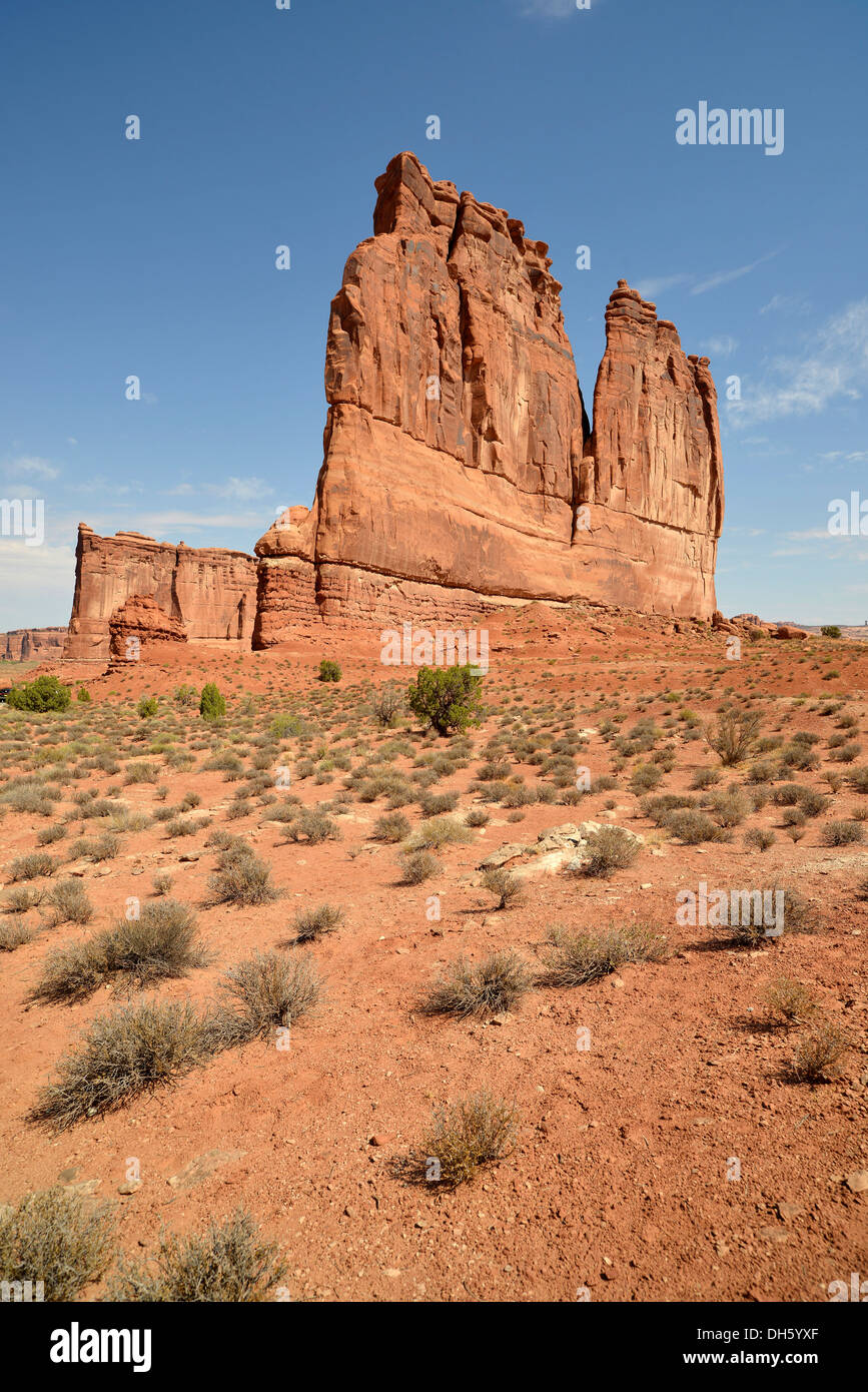 Courthouse Tower rock formation, Courthouse Towers Section, Arches ...
