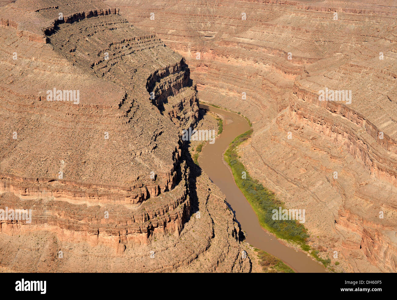 Meander bend of the San Juan River, Goosenecks State Park, San Juan ...