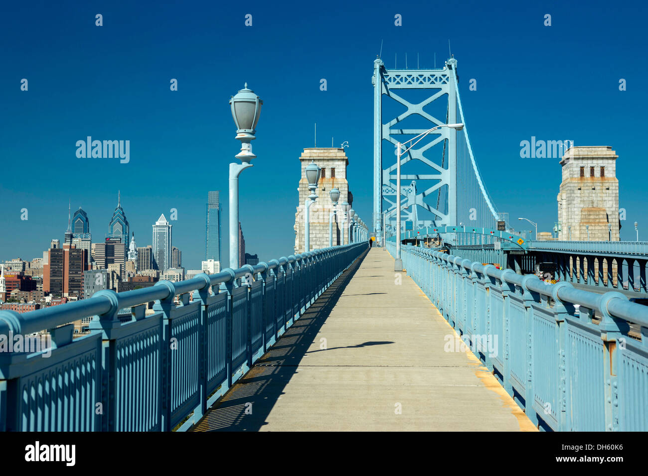 PEDESTRIAN WALKWAY BENJAMIN FRANKLIN BRIDGE DOWNTOWN SKYLINE ...
