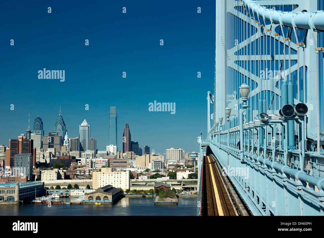 BENJAMIN FRANKLIN BRIDGE DOWNTOWN SKYLINE PHILADELPHIA PENNSYLVANIA USA ...