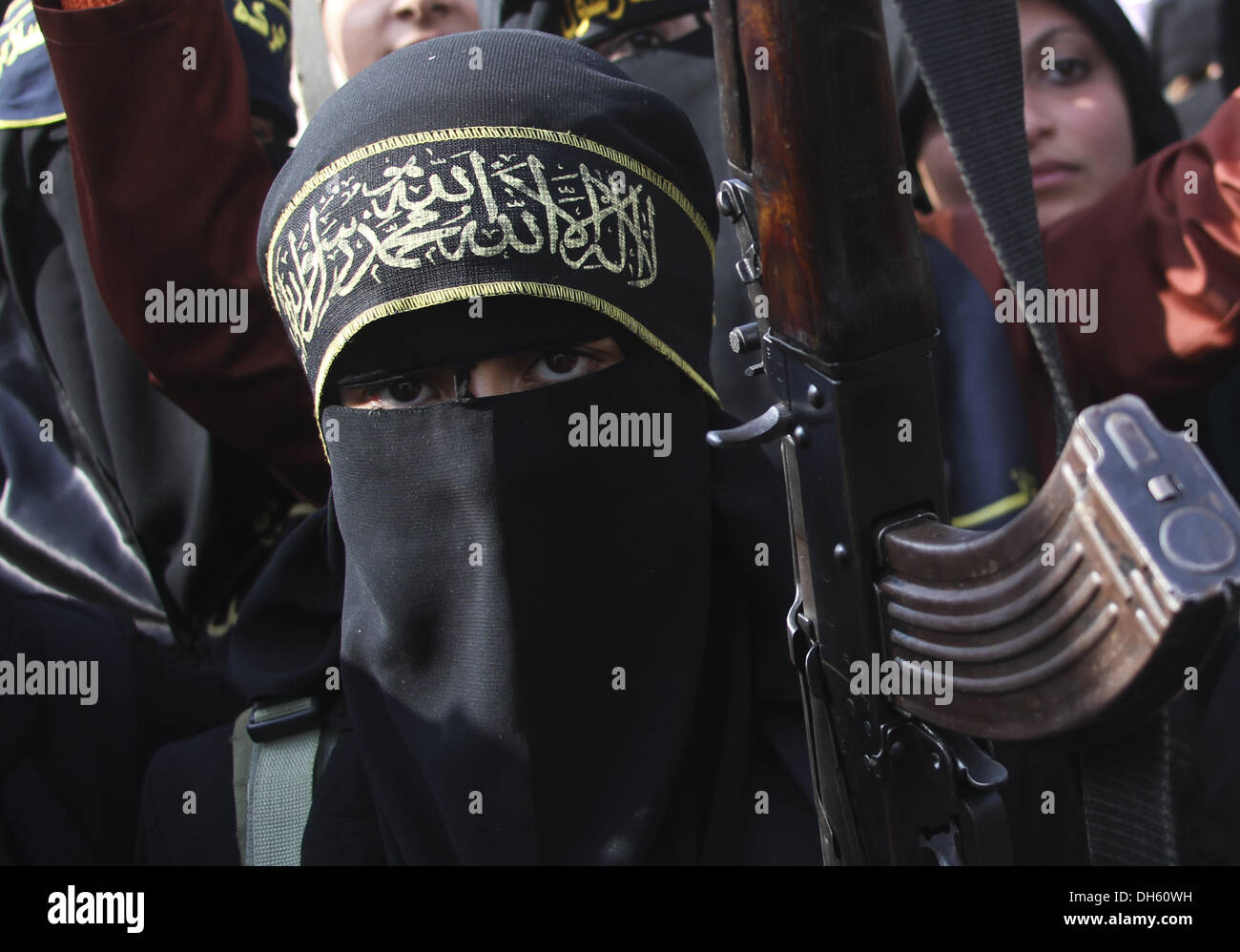 Gaza, Palestinian territories, . 1st Nov, 2013. A Palestinian female ...