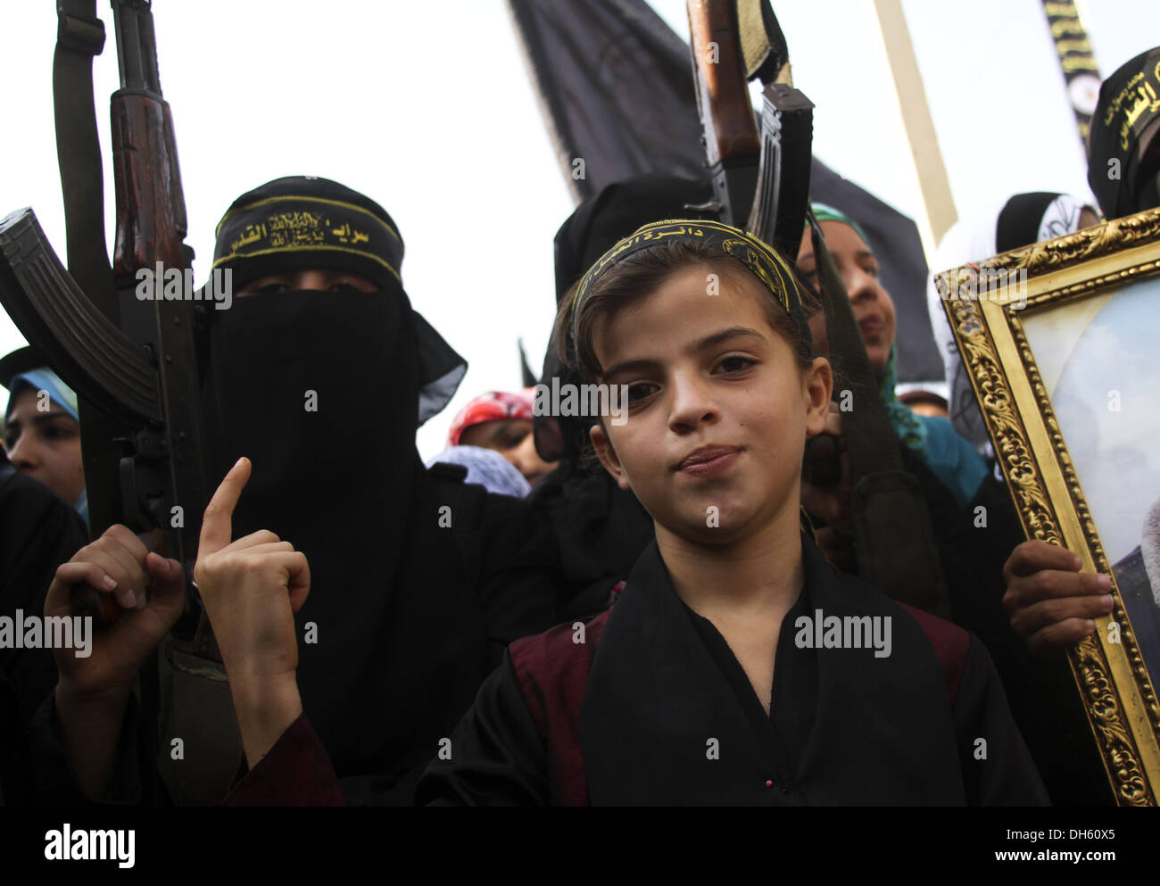 Gaza, Palestinian territories, . 1st Nov, 2013. A Palestinian girl ...