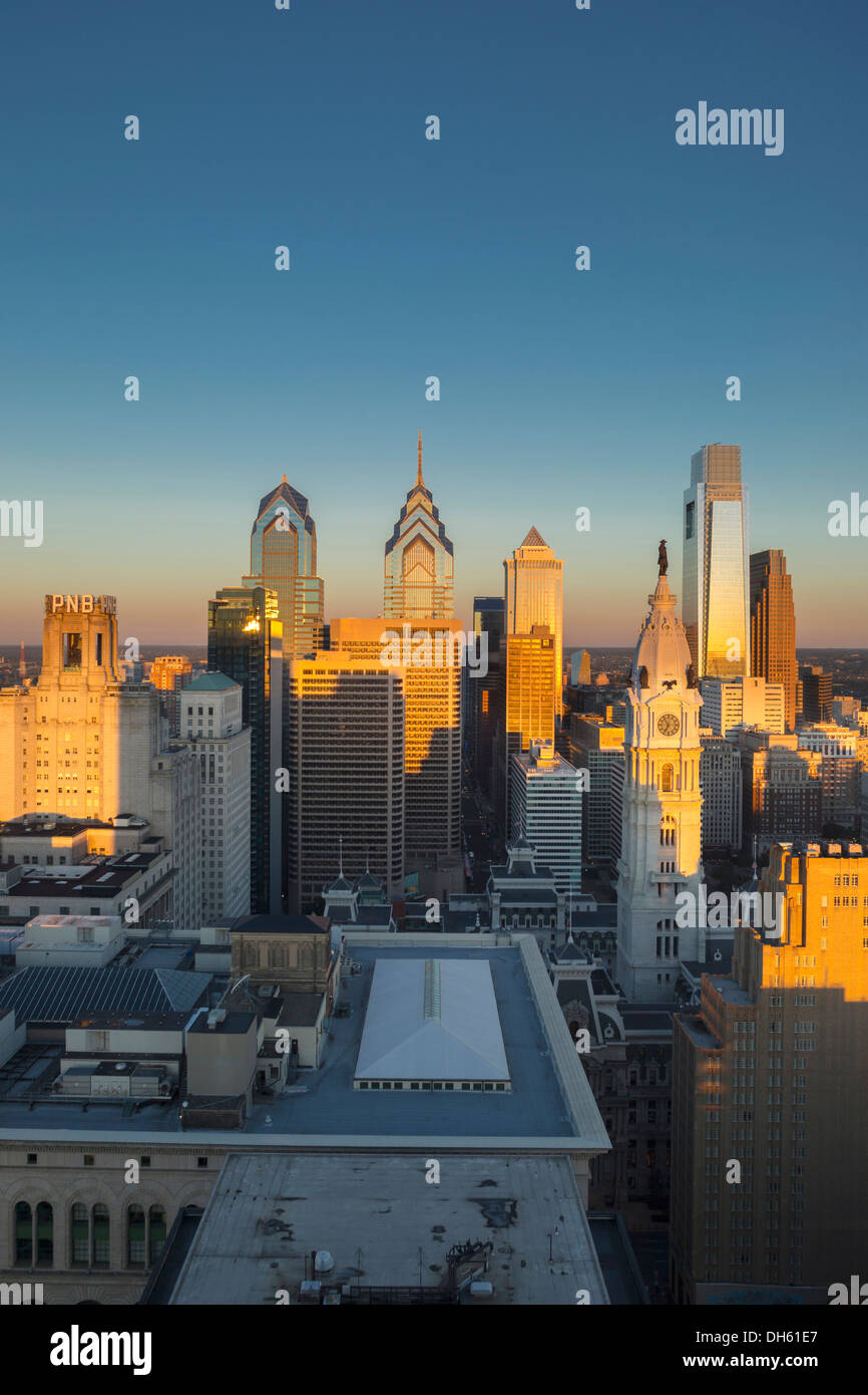 Philadelphia skyline panoramic hi-res stock photography and images - Alamy