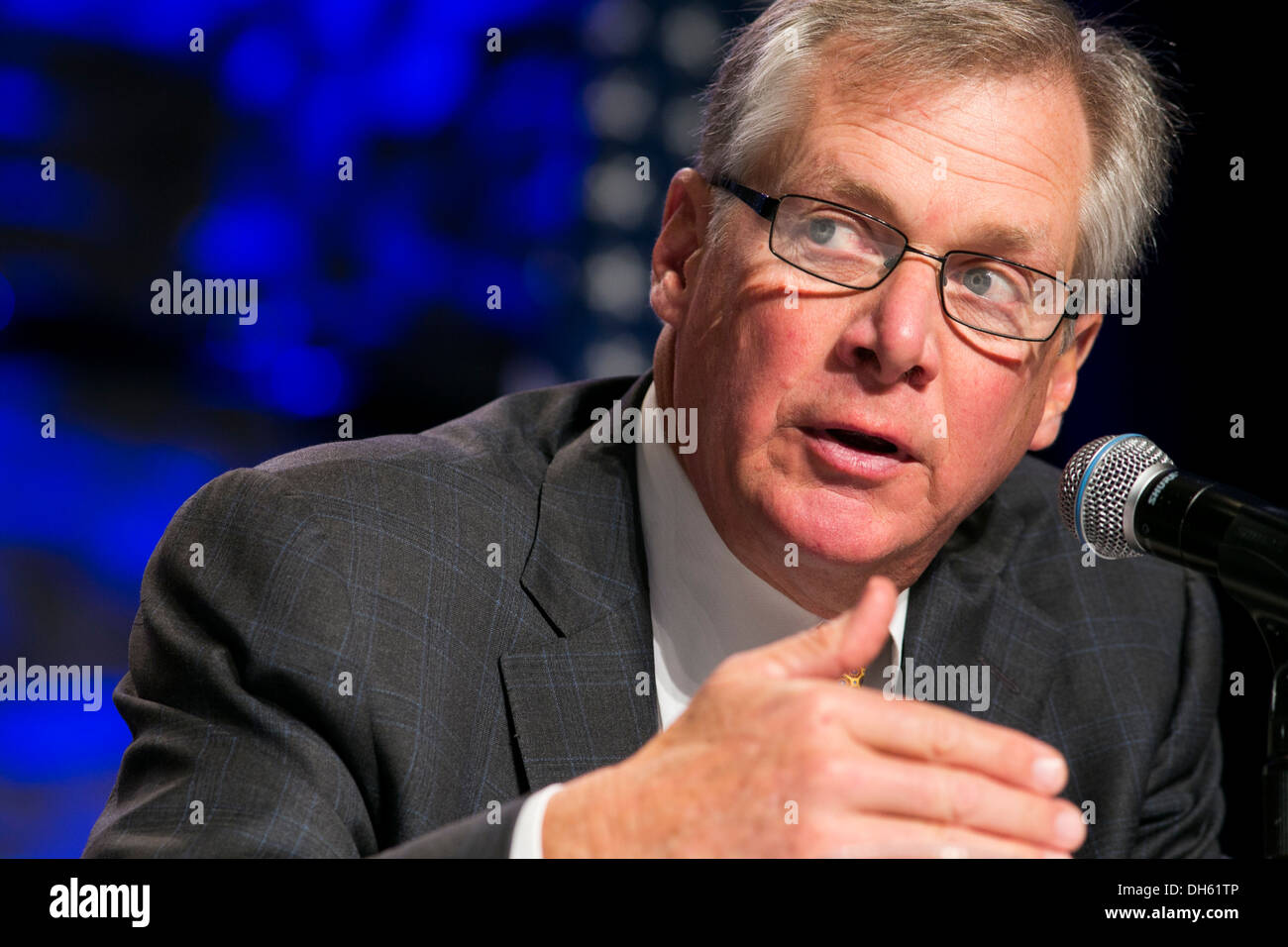 Ceo of caterpillar hi-res stock photography and images - Alamy