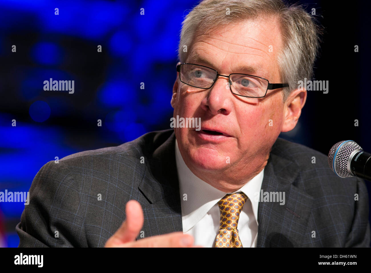 Ceo of caterpillar hi-res stock photography and images - Alamy