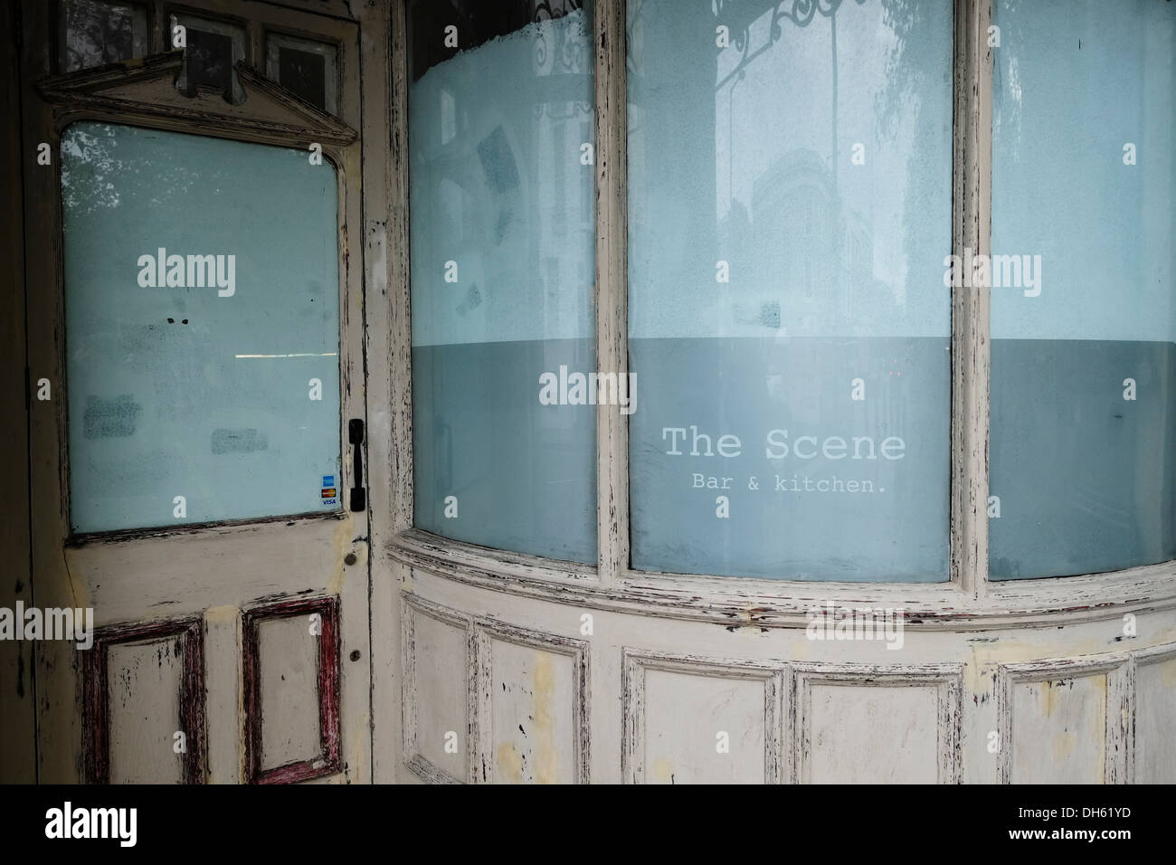 Closed Pub Business High Resolution Stock Photography and Images - Alamy